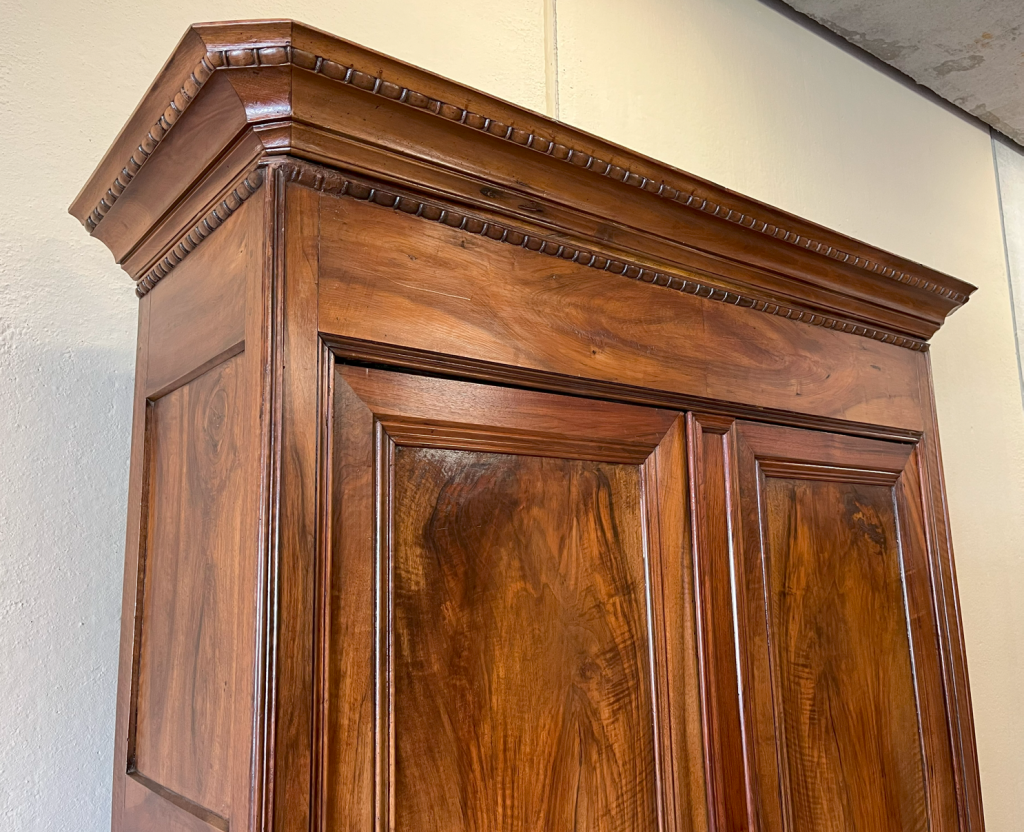 Importante Armadio Carlo X in noce - Restaurato - Callegari Antiquariato